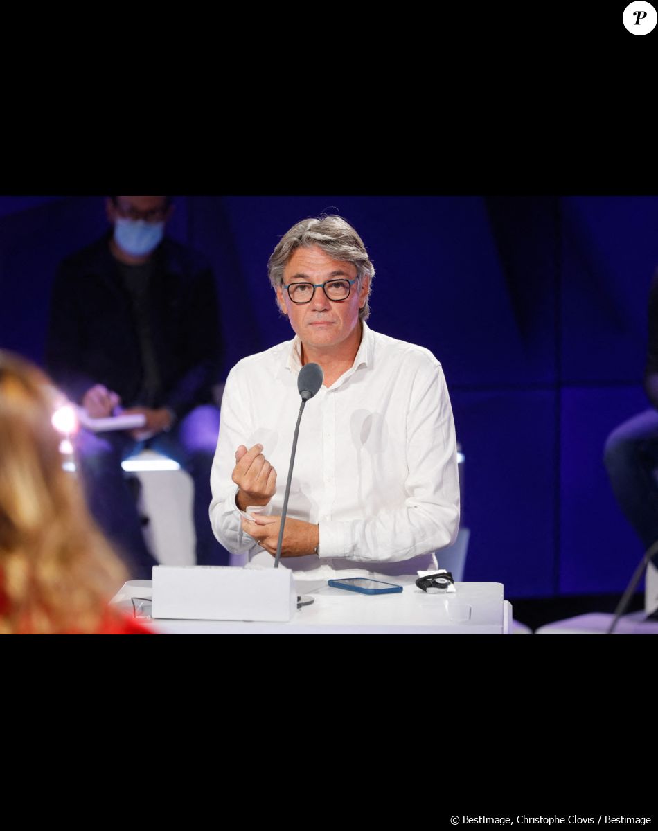 Alain Marschall (Les Grandes gueules) enguirlandé par sa femme, ce qu ...