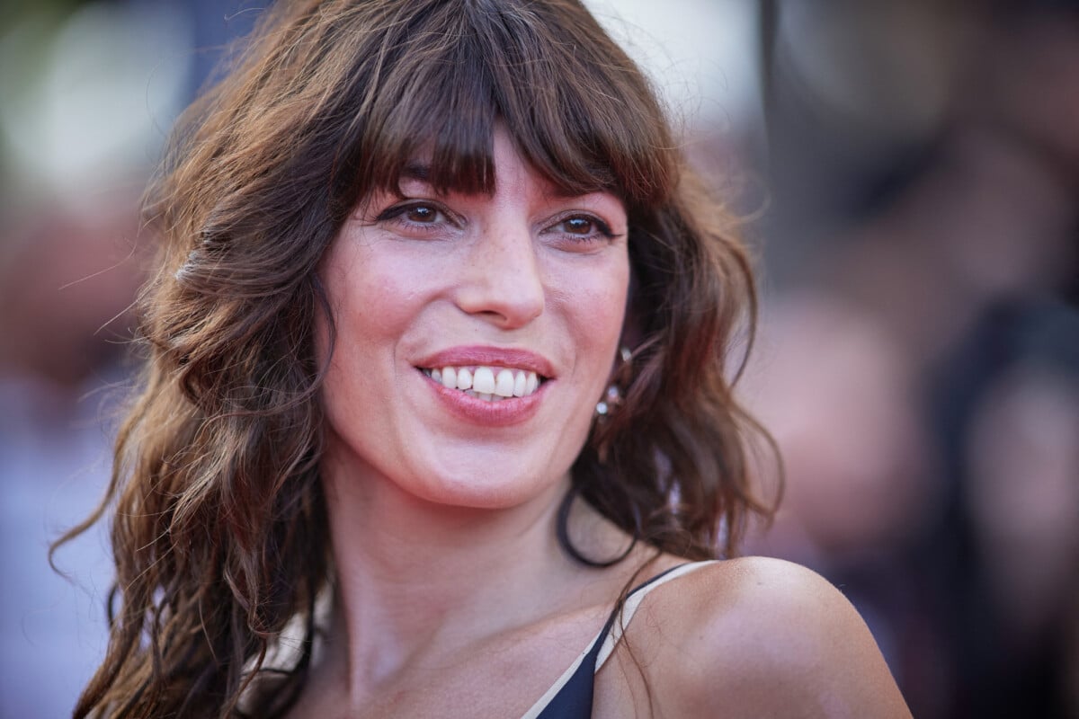 Photo : Lou Doillon - Montée des marches du film " Annette " lors de la ...