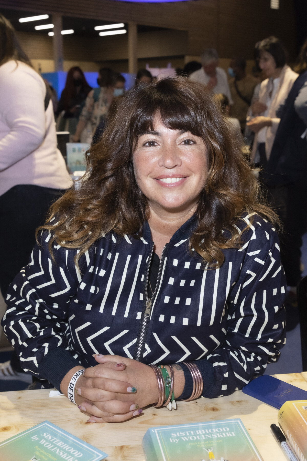 Photo : Elsa Wolinski au Festival du Livre de Paris au Grand Palais ...
