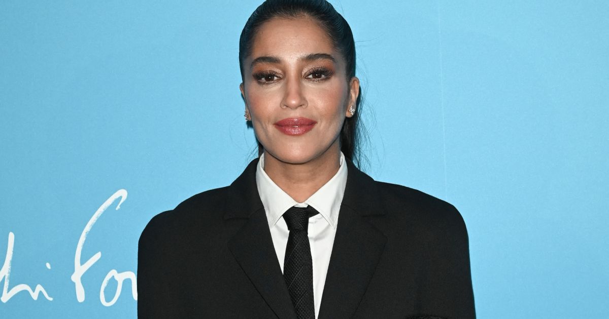 Leïla Bekhti ne tarit pas d'éloges sur son mari : Il a le coeur dans ...
