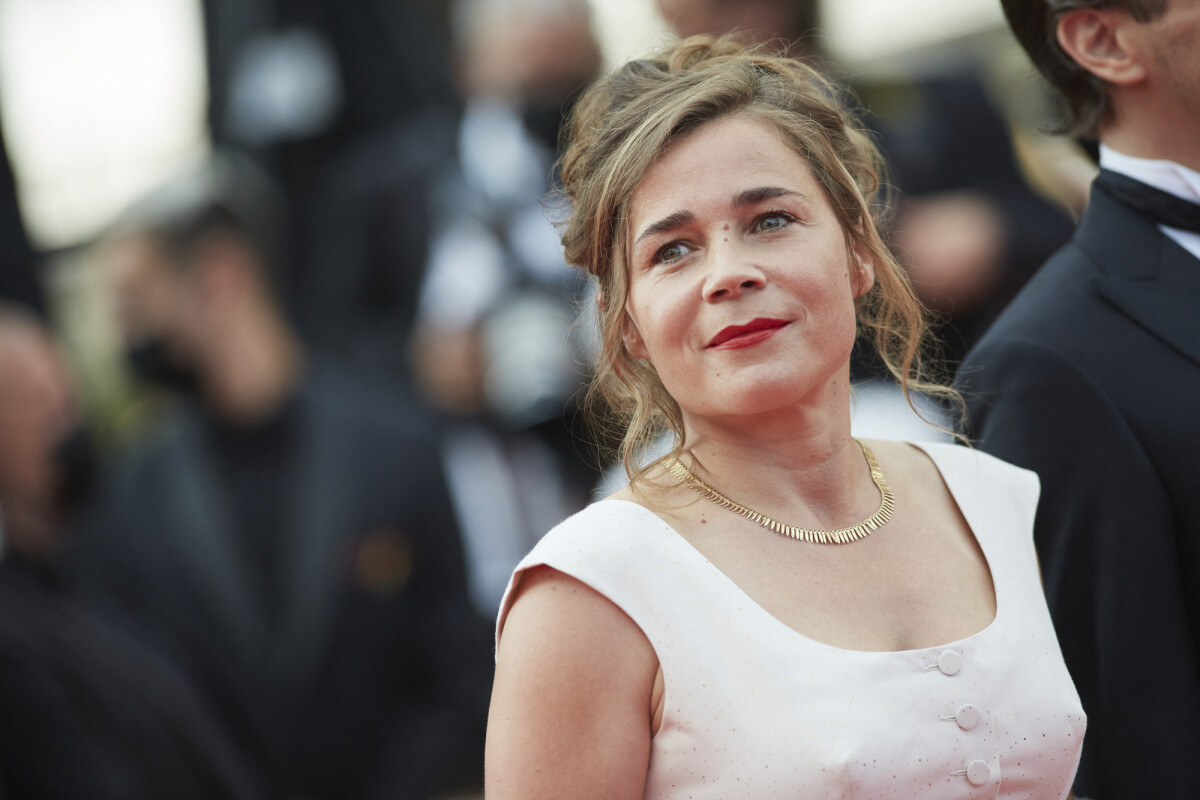 Photo : Blanche Gardin - Montée des marches du film " France " lors du ...