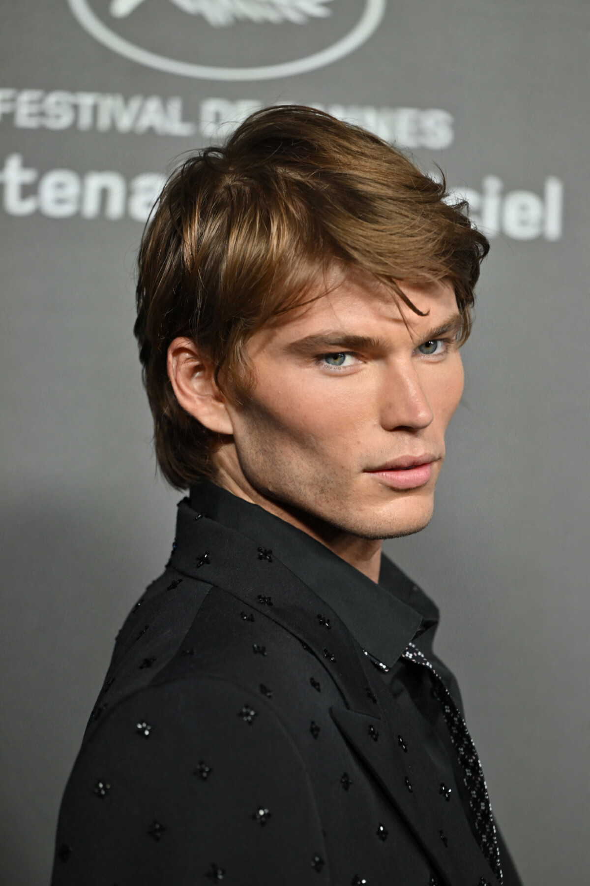 Photo : Jordan Barrett au photocall de la soirée "Chopard Art Evening ...