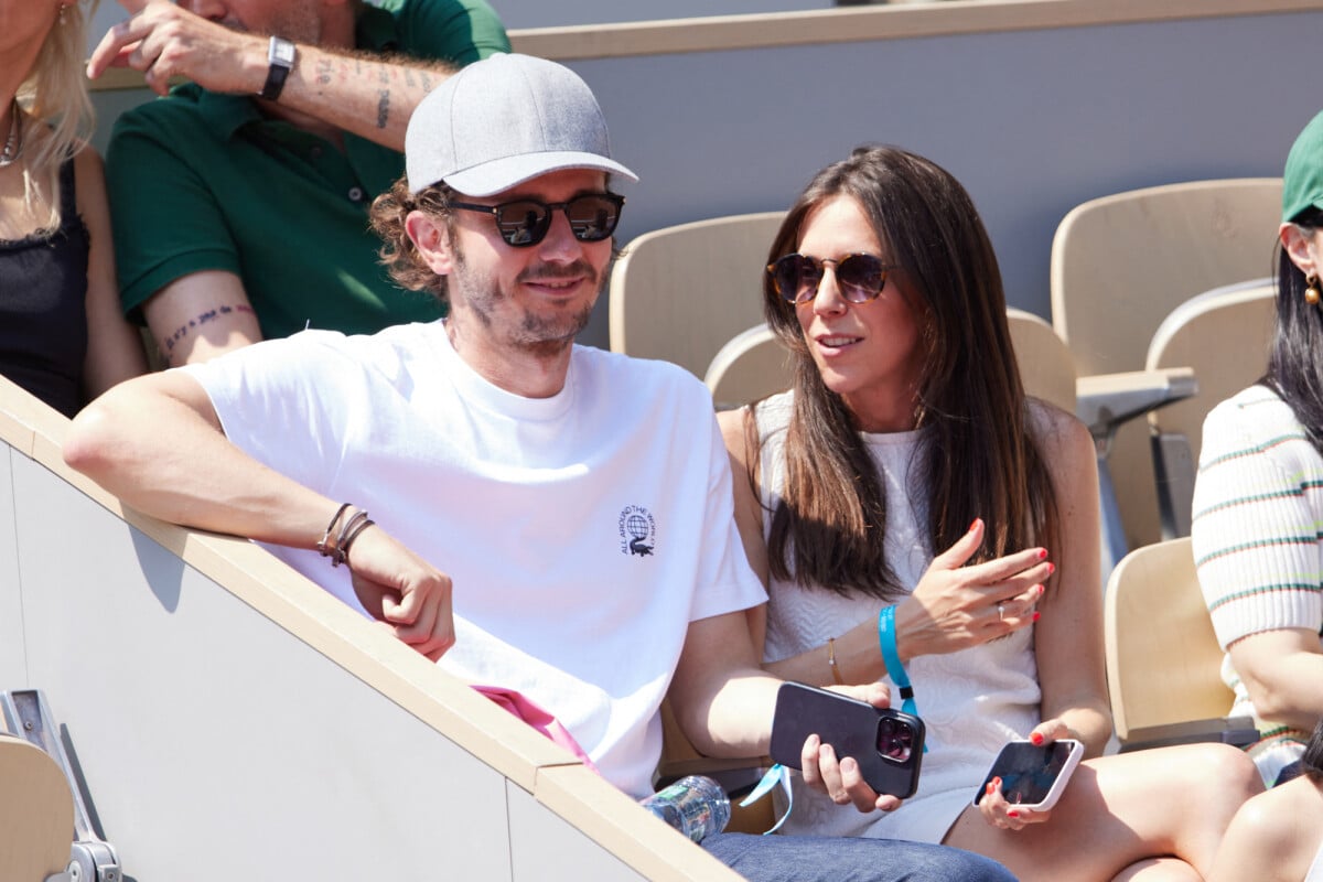 Photo : Guillaume Pley et sa femme Agathe en tribunes lors des ...