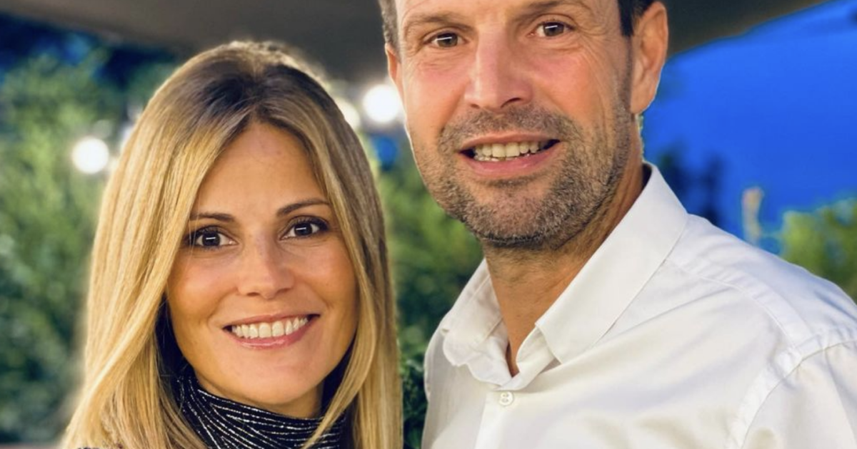 Cécile Simeone, la Miss Météo somptueuse en robe de mariée : 24 ans de mariage avec son célèbre ...