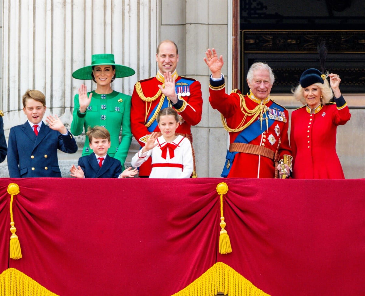 Photo : Le prince George, le prince Louis, la princesse Charlotte, Kate ...