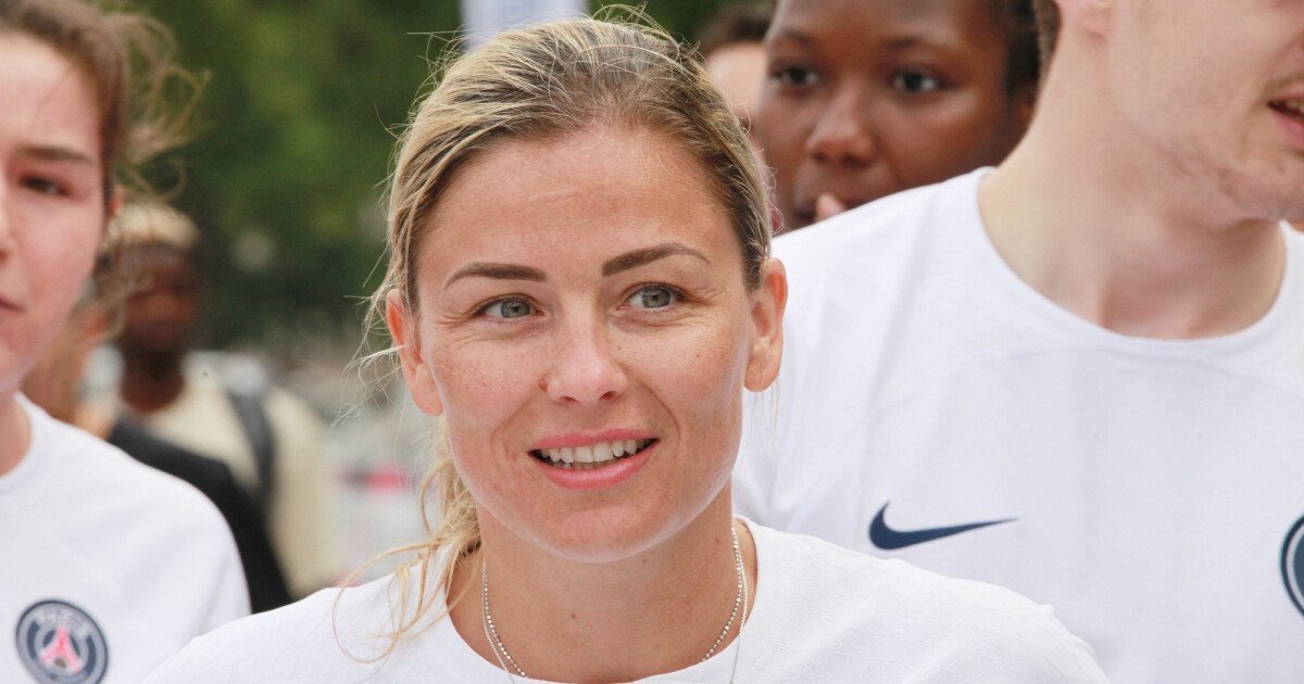 PHOTOS Laure Boulleau s'affiche en robe moulante et transpirante : elle ...