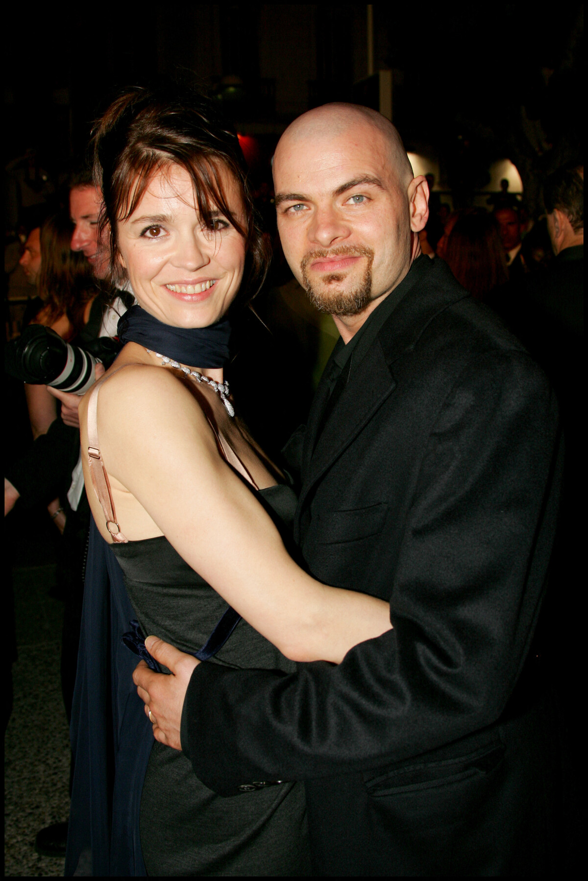 Photo : Clovis Cornillac et Caroline Proust. Descente du film "Over The ...