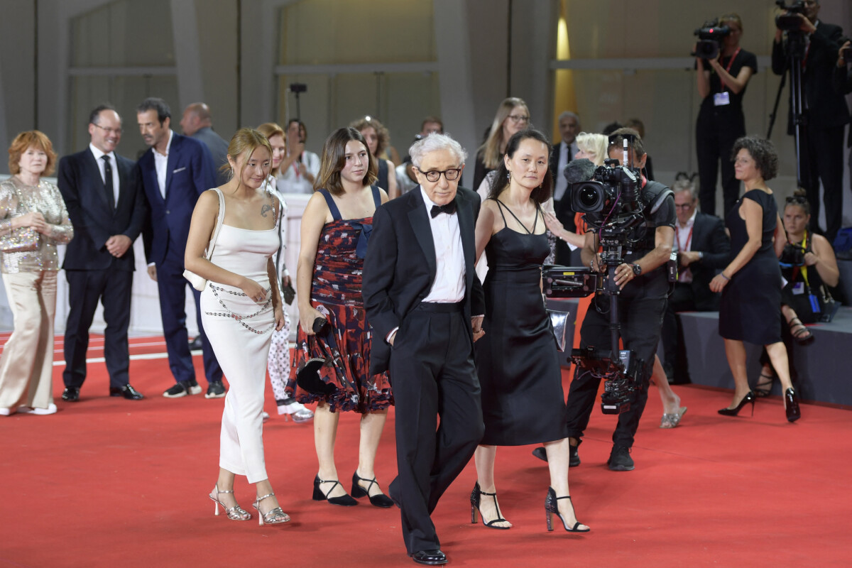 Photo : Woody Allen - Première du film "Coup de chance" - 80e Festival international du film de ...