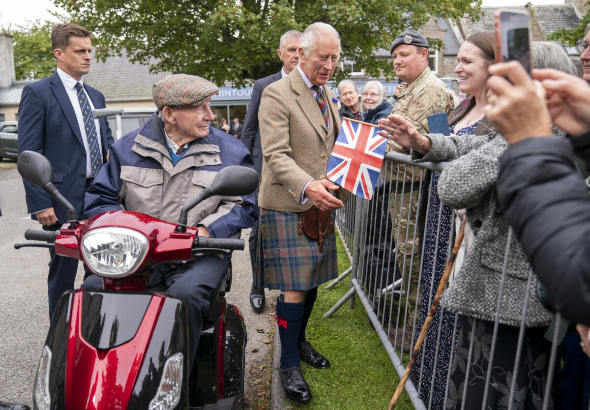 Photo : Une demande qui l'a beaucoup fait rire. Le roi Charles III d ...