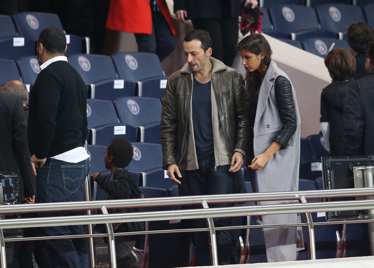Photo : Michaël Cohen, et Malika Ménard dans les tribunes du parc des ...