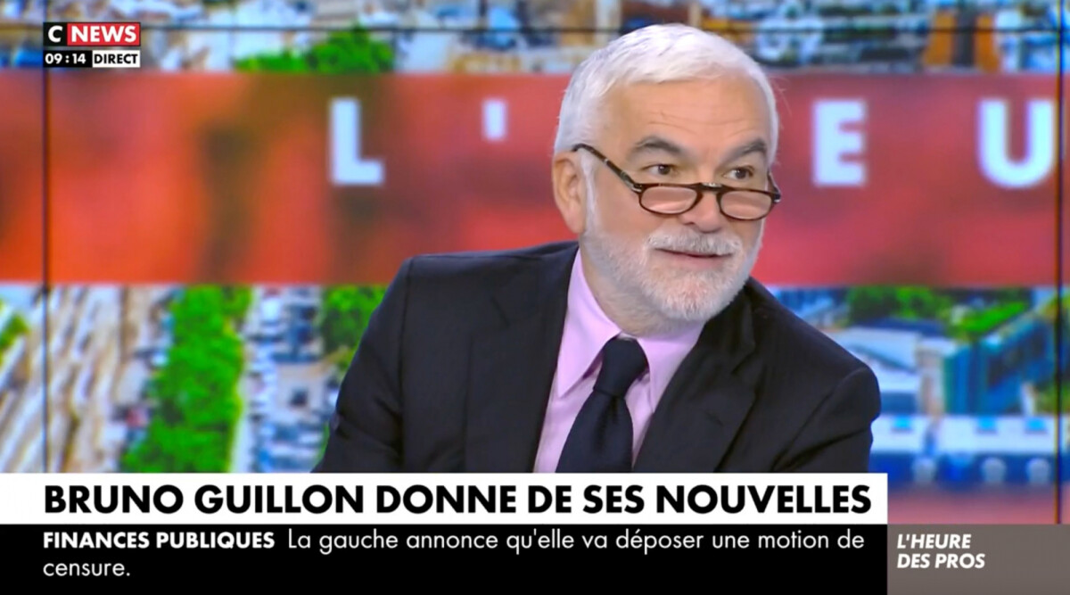 Photo : Pascal Praud sur le plateau de "L'heure des pros" sur CNews ...