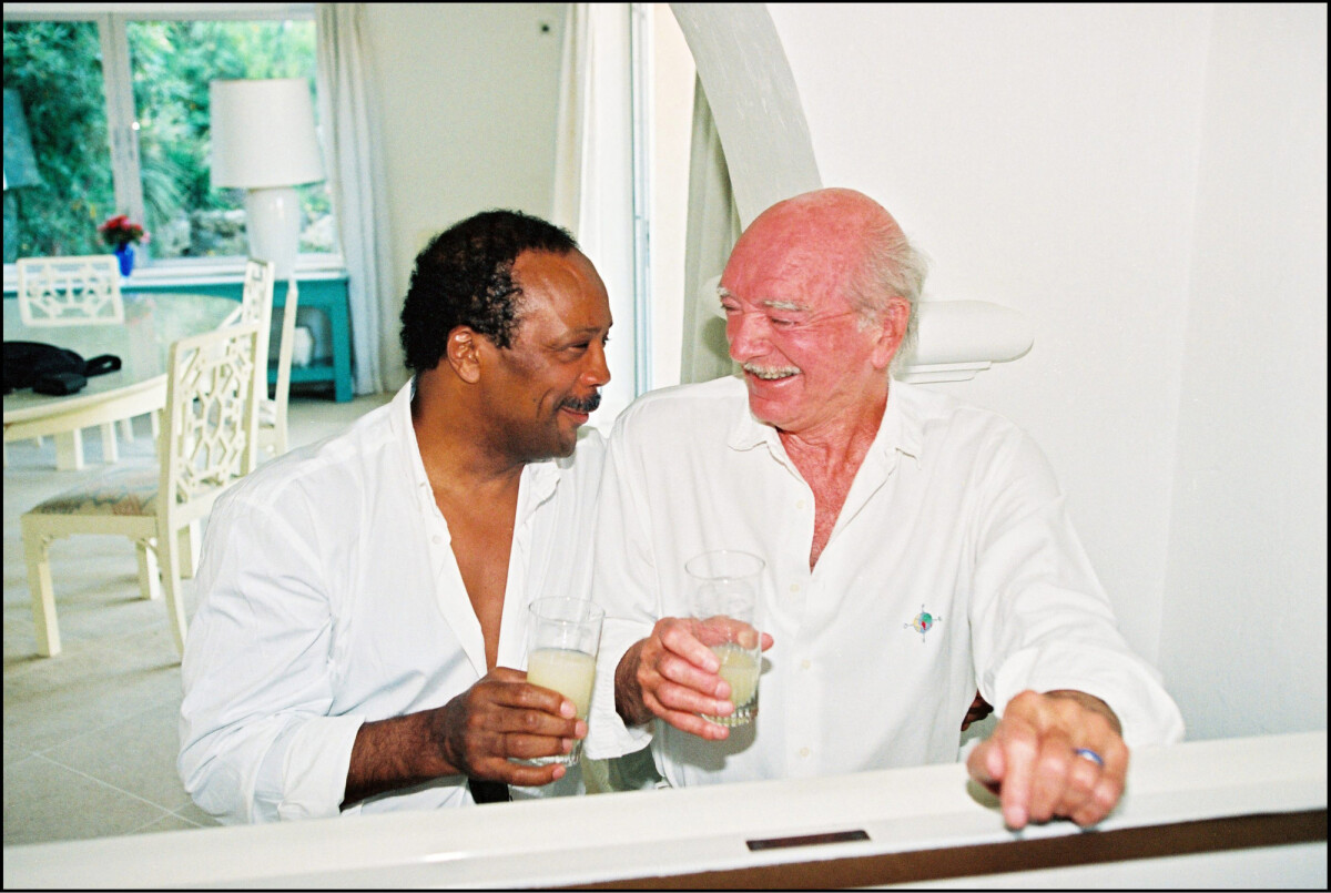 Photo : Quincy Jones et Eddie Barclay à Saint-Tropez. - Purepeople