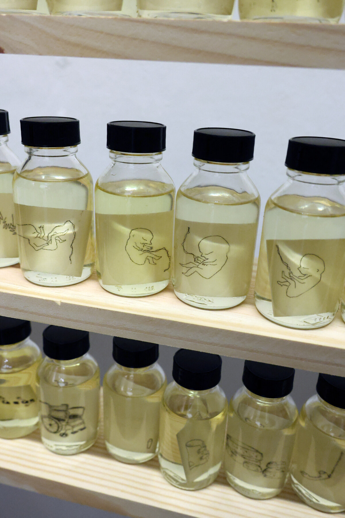 Photo : Exclusif - Illustration - Vernissage de l'exposition "Wonderland" de Nine d'Urso à la ...