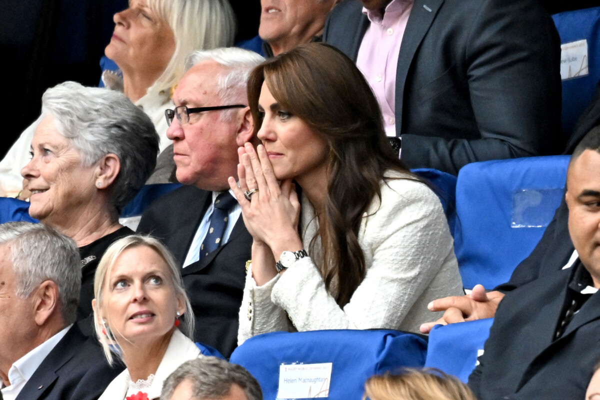 Vidéo : PHOTOS Kate Middleton de retour à Marseille : tenue très chic ...