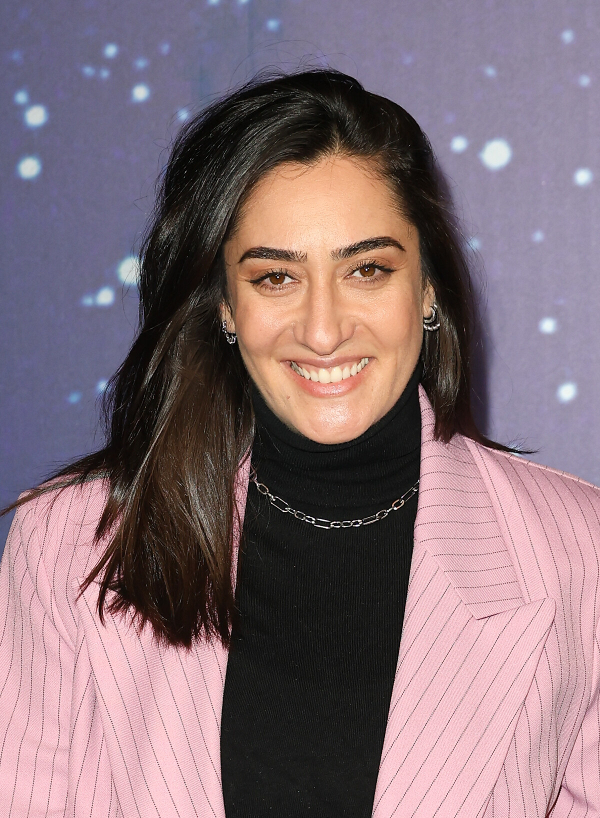 Photo : Victoria Sio - Première du film Disney "Wish, Asha et la bonne ...