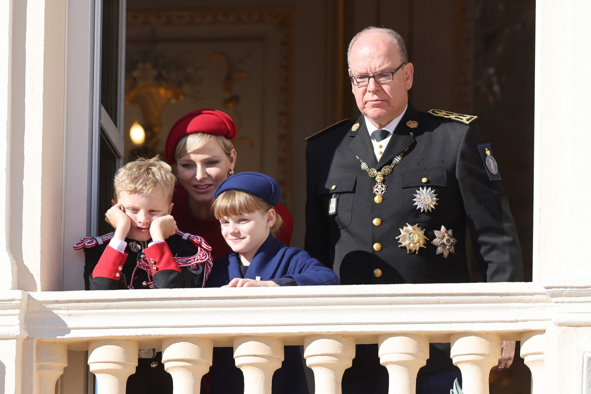 Photo : Le prince Albert II et la princesse Charlene de Monaco, et leurs enfants le prince ...