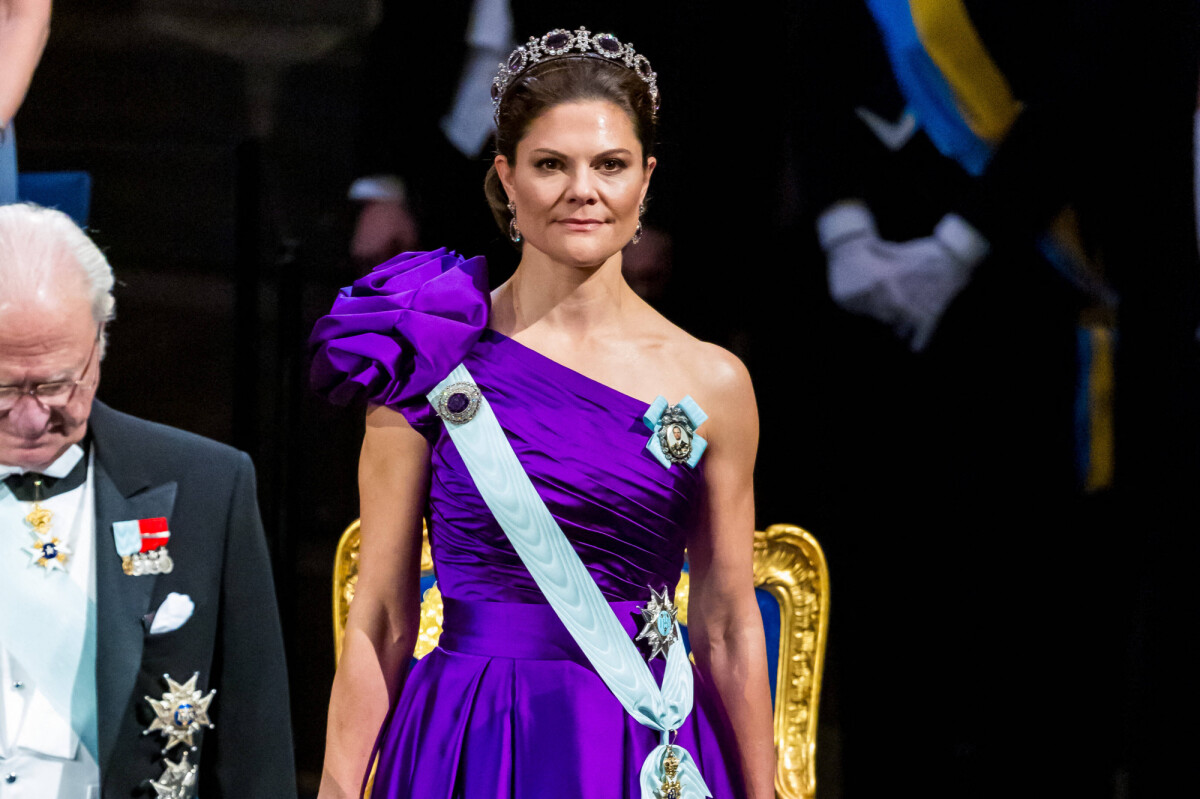 Photo : La princesse Victoria avait opté pour une robe violette très ...