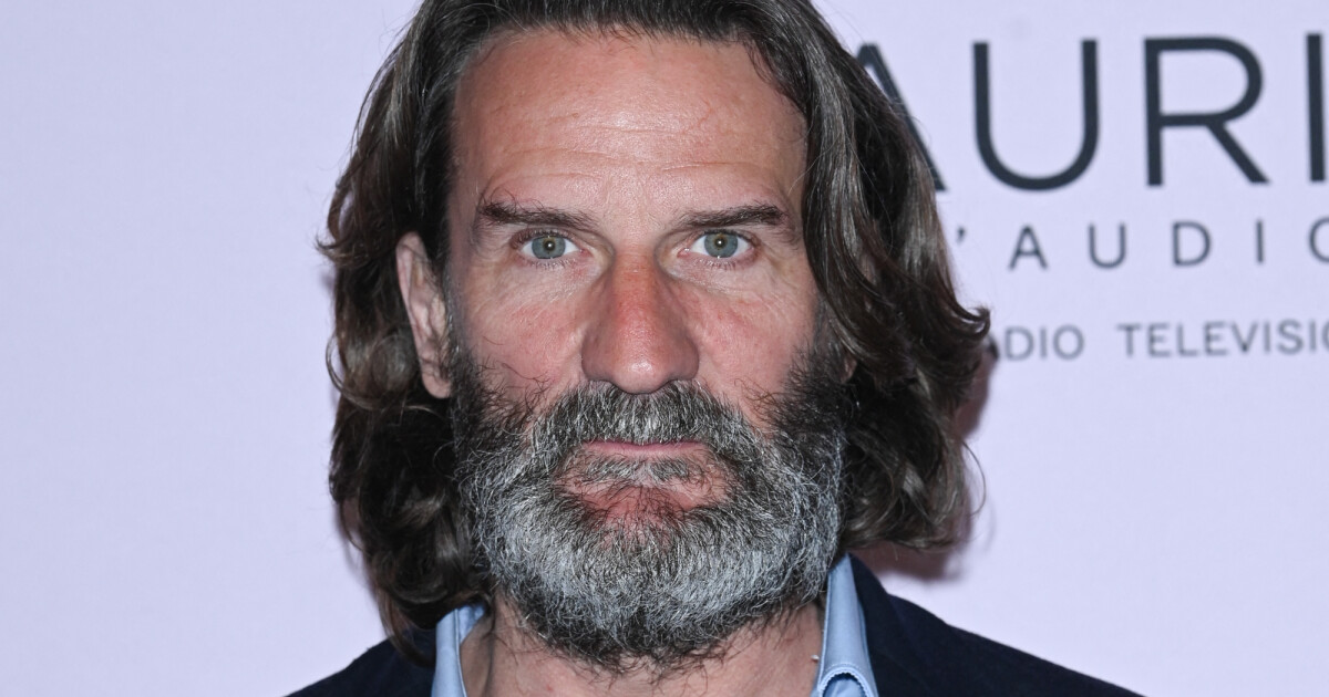 Frédéric Beigbeder placé en garde à vue pour viol : sorti, il nie les faits - Purepeople