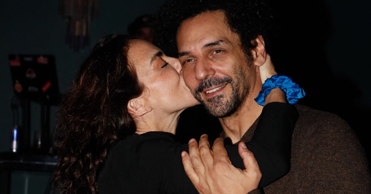 Tomer et Sandra Sisley déchaînés devant leurs enfants Dino, Liv et ...