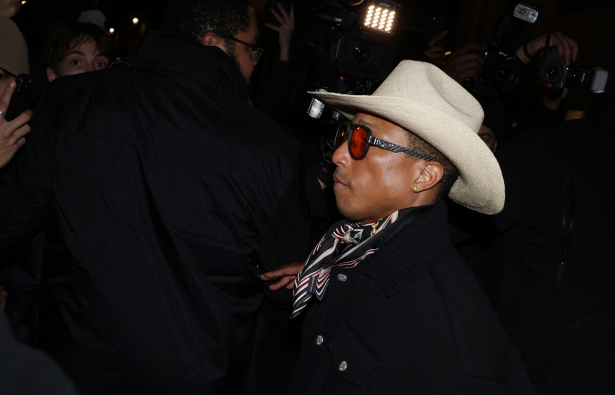 Photo : Pharrell Williams - Arrivées au défilé Kenzo Collection Homme ...