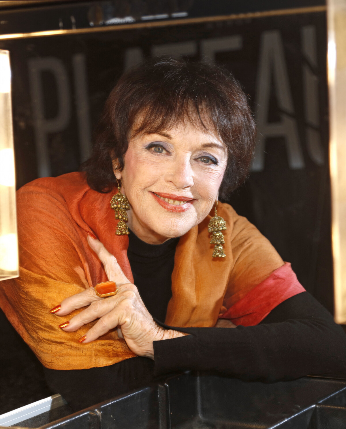 Photo : Exclusif - Portrait de Anny Duperey à Paris, le 8 novembre 2022 ...