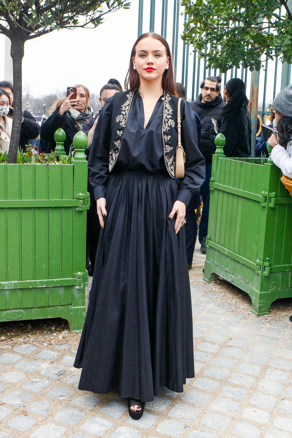 Photo : Emma Brooks - Arrivées au défilé Christian Dior mode femme ...