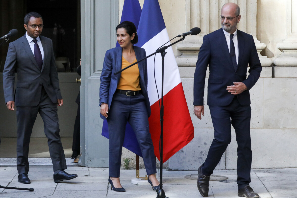 Photo : Passation de pouvoir entre Pap Ndiaye et Jean-Michel Blanquer ...