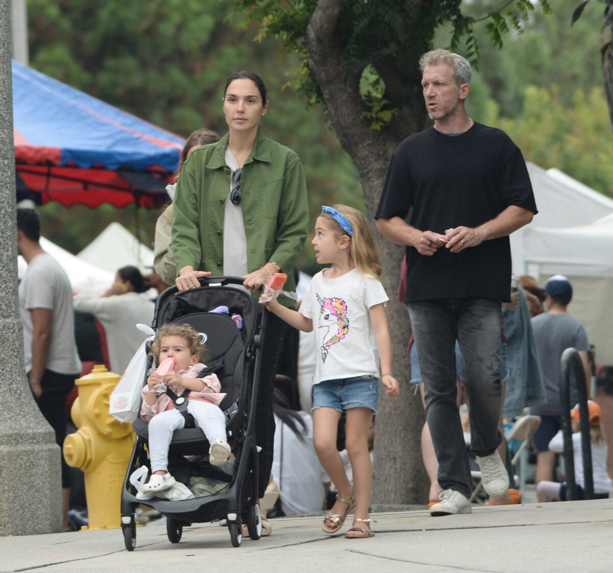Photo : Gal Gadot et Jaron Varsano en famille à Los Angeles. Le 17 ...