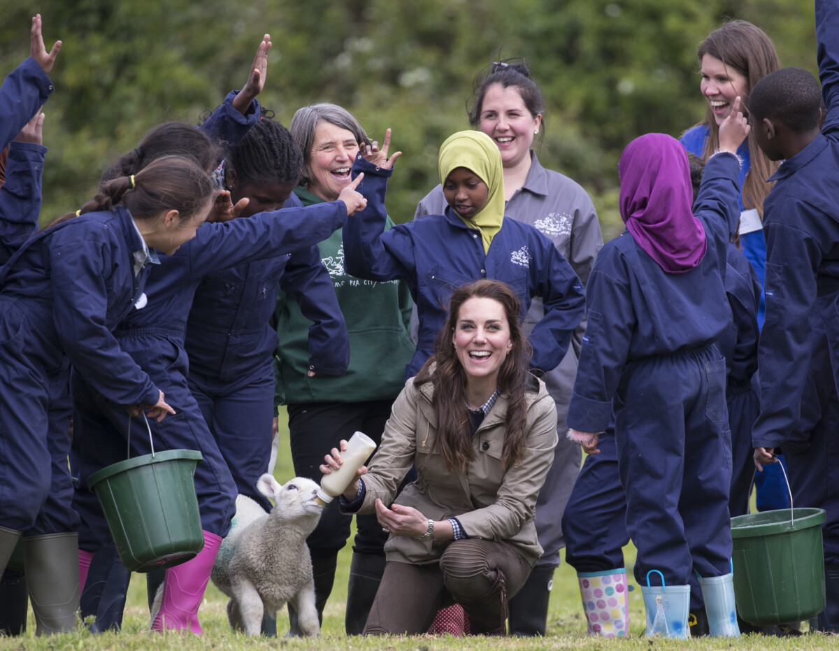 Photo : Catherine (Kate) Middleton en visite à Airlingham dans le ...