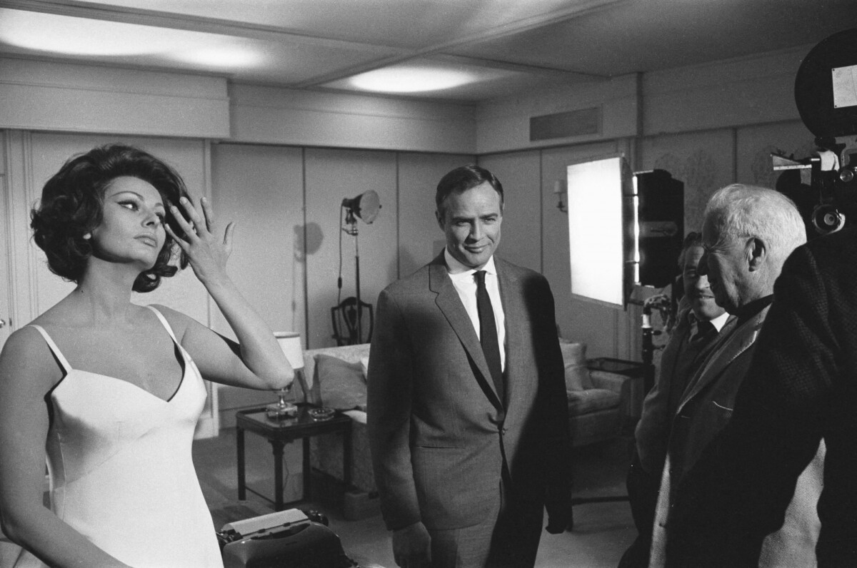 Photo : Sophia Loren, Marlon Brando et Charlie Chaplin -sur ses vieux ...