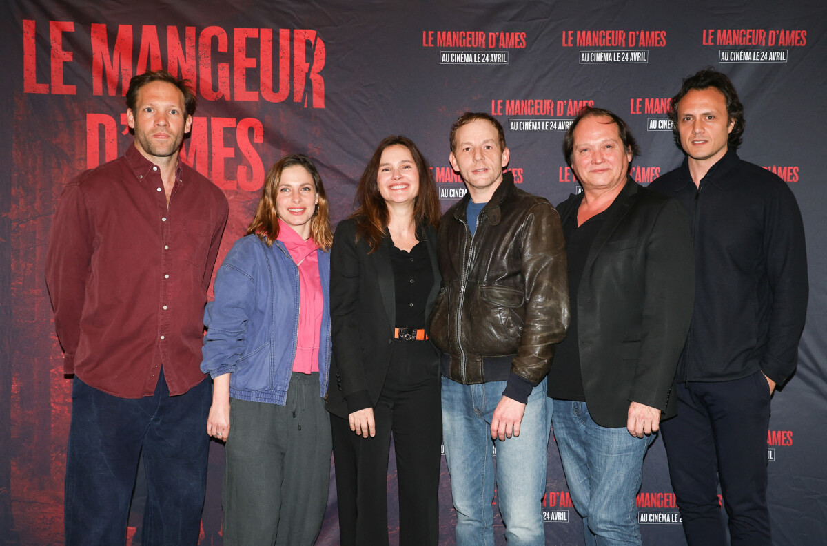 Photo : Paul Hamy, Chloé Coulloud, Virginie Ledoyen, Malik Zidi, Christophe Favre et Maxime ...