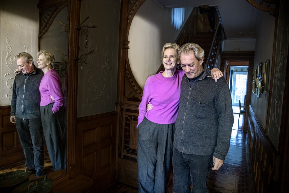 Photo : Paul Auster et sa femme Siri Hustvedt dans leur appartement de ...