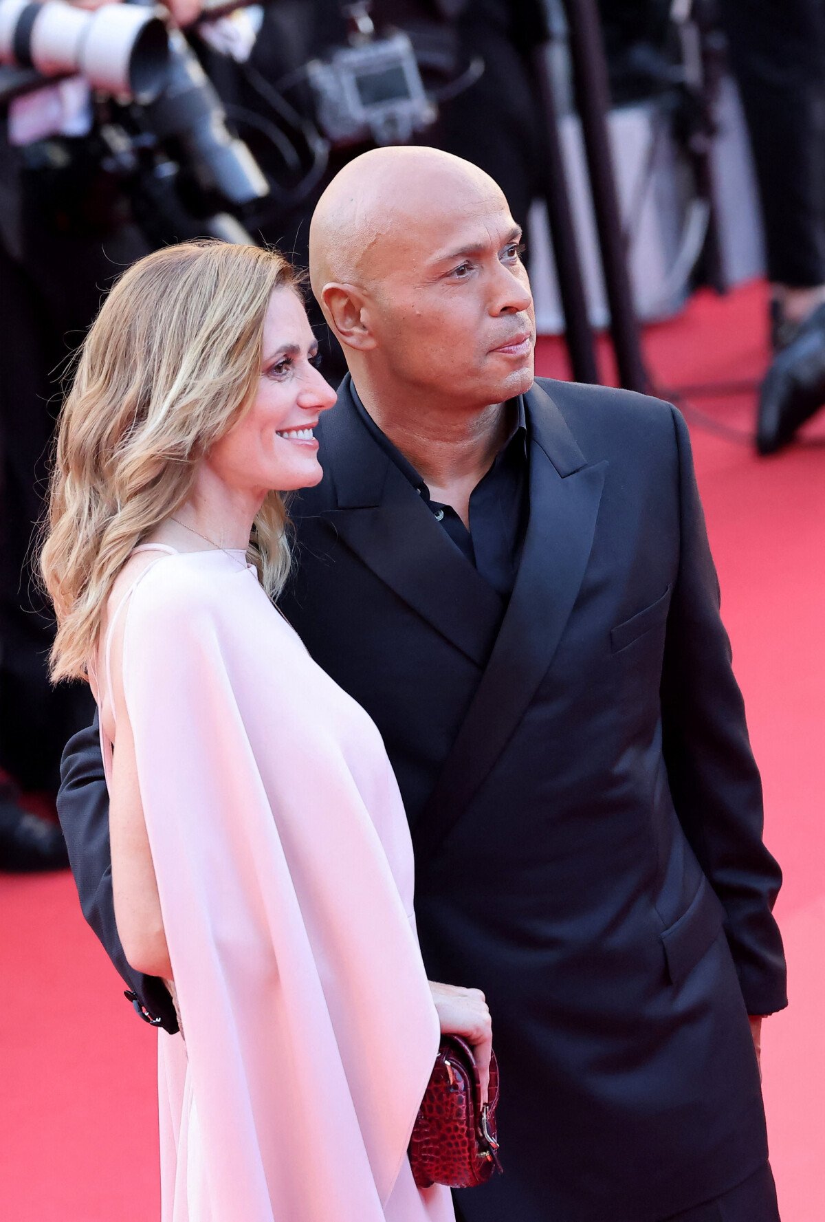Photo : Eric Judor et sa femme - Montée des marches du film " Emilia ...