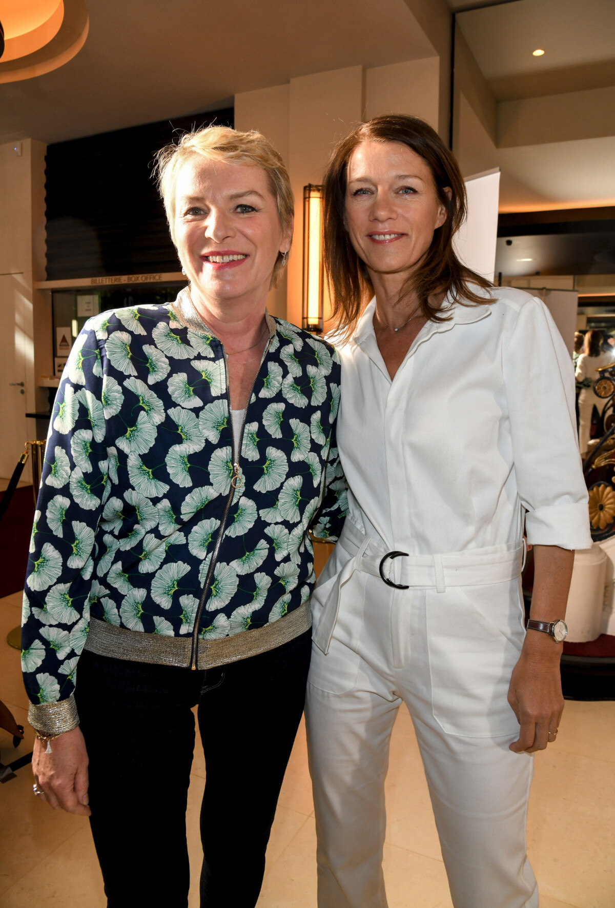 Photo : Eliise Lucet et Carole Gaessler au photocall de la conférence ...