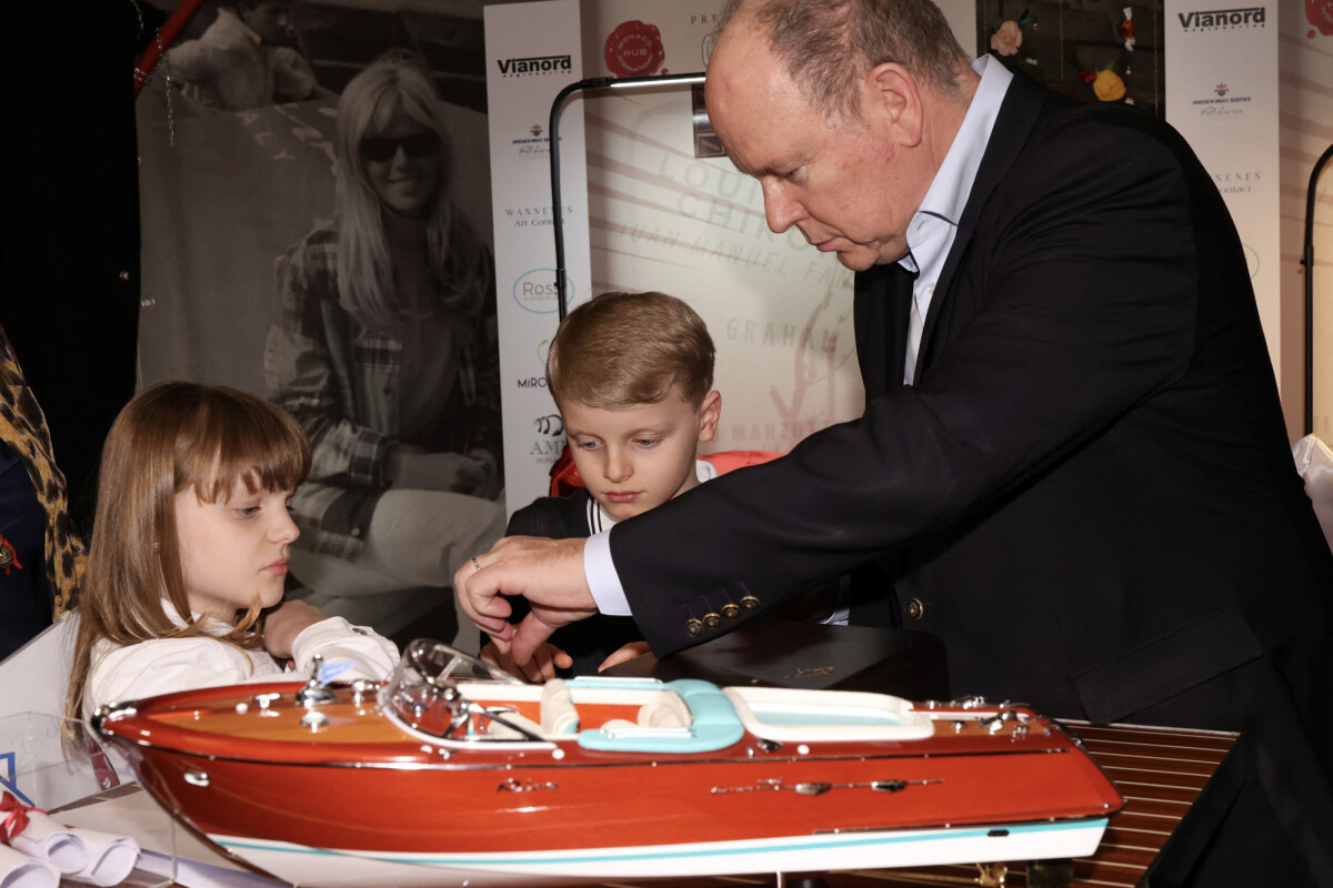 Photo : No Tabloids - Le prince Albert II de Monaco, accompagné par le ...