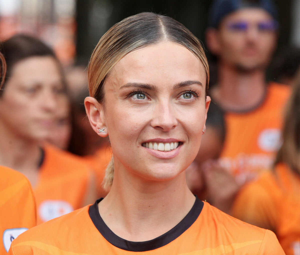 Photo : Inès Vandamme (danseuse) lors du marathon Orange Night Run, une ...