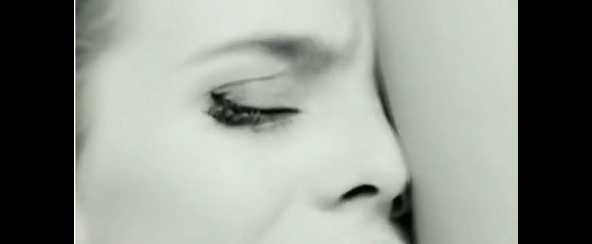 Vidéo : Vanessa Paradis chante Tandem (1990), clip réalisé par Jean ...