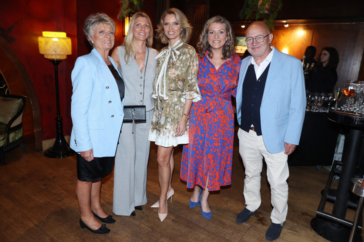 Photo : Sylvie Tellier avec sa mère Annick, ses soeurs Stephanie et ...