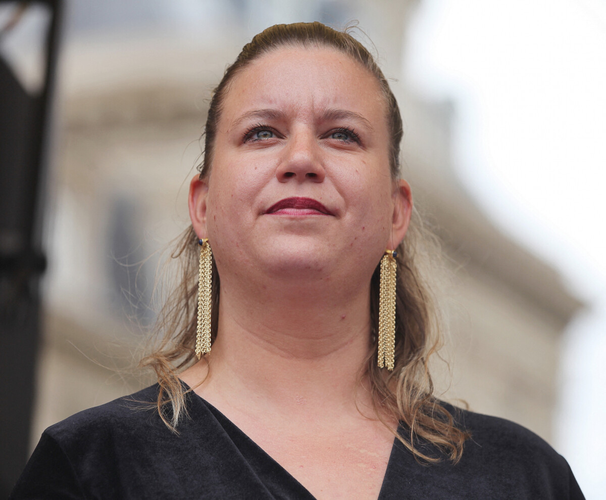 Photo : Mathilde Panot - Les opposants à l'extrême-droite, les ...
