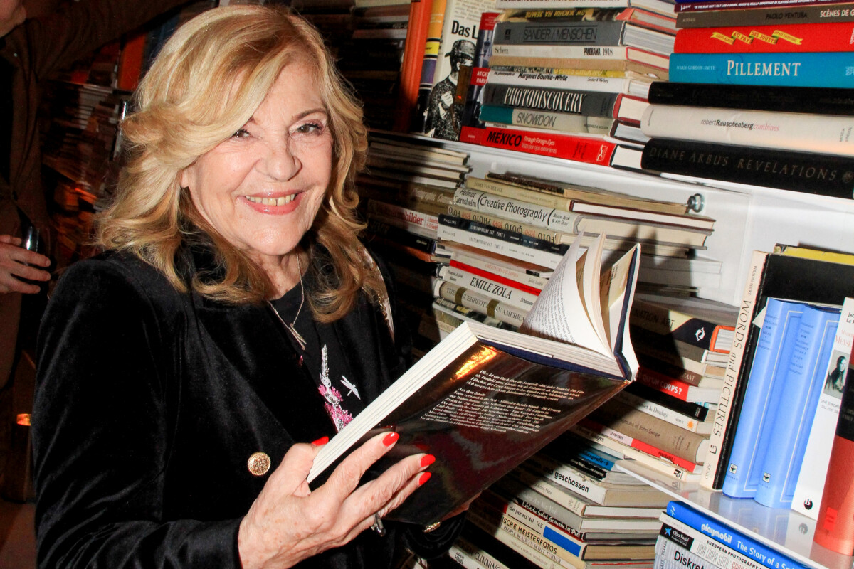 Photo : Exclusif - Nicoletta lors de la soirée dédicaces du livre "Les ...
