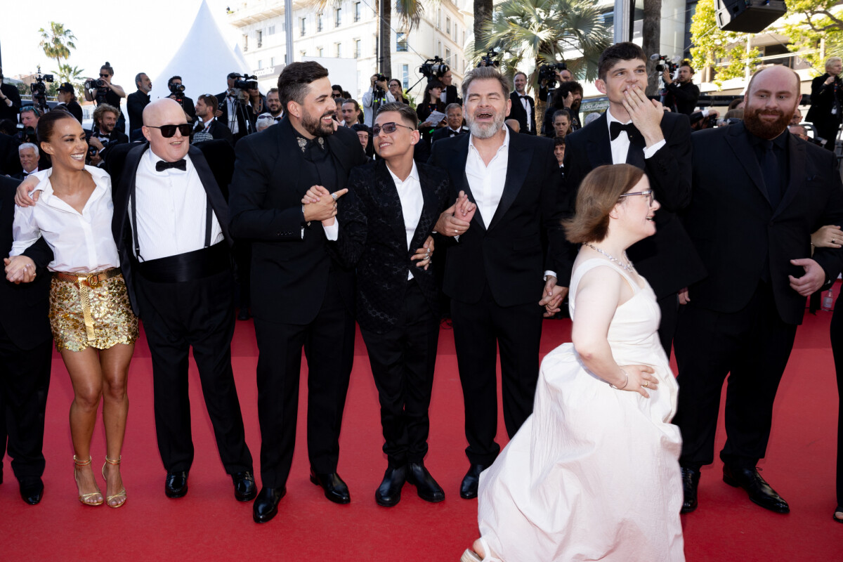 Photo : Alice Belaidi, Artus, Clovis Cornillac, Marc Riso et l'équipe ...