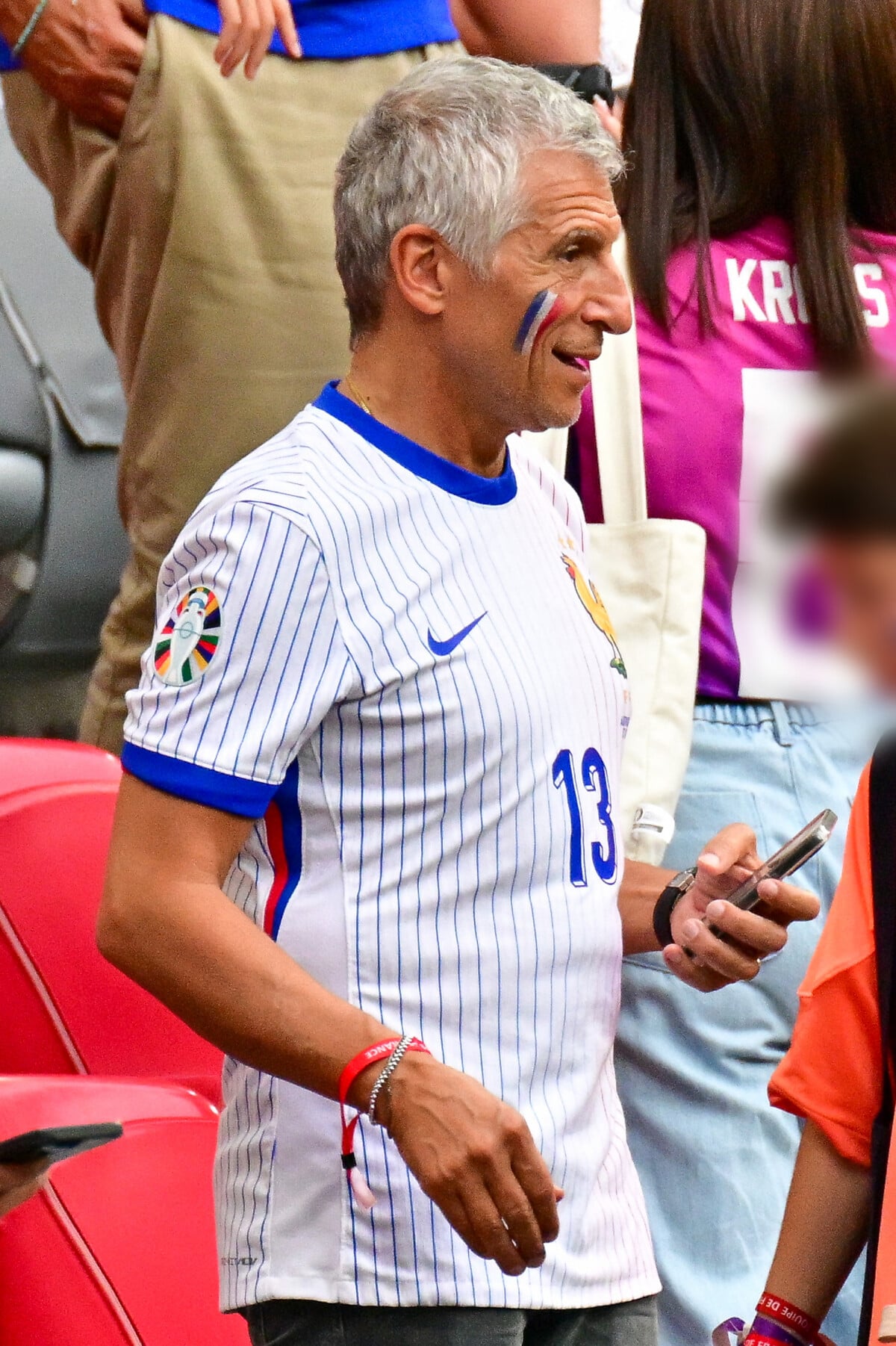 Photo : Nagui dans les tribunes de la demi-finale du Championnat d ...