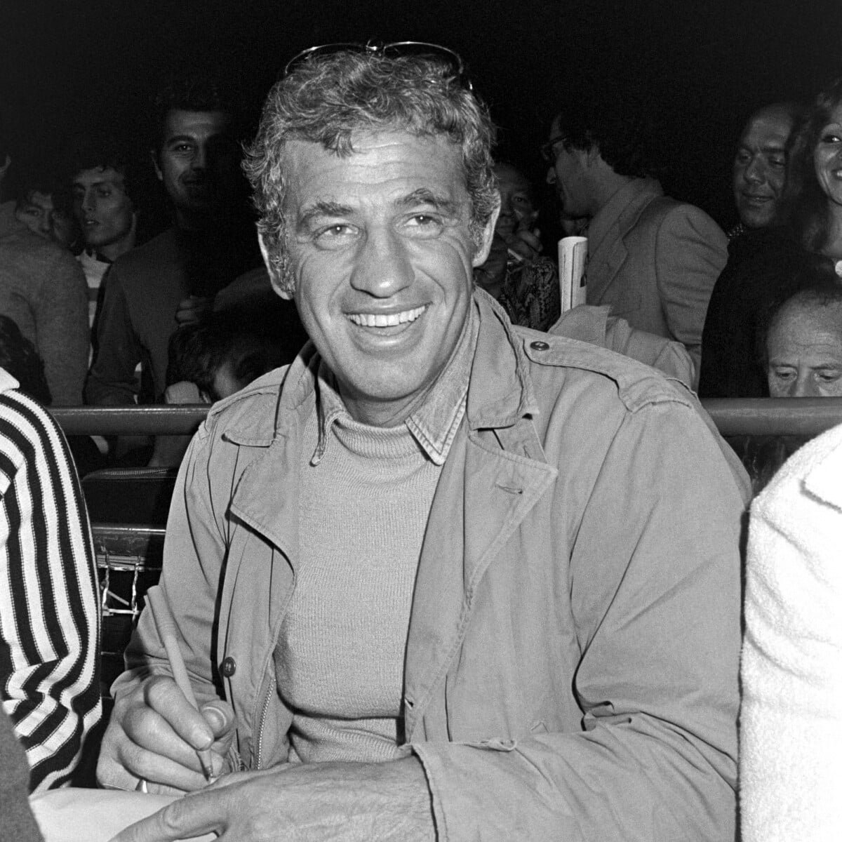 Photo : Jean-Paul Belmondo lors d'un gala de boxe à Nice en 1977 ...