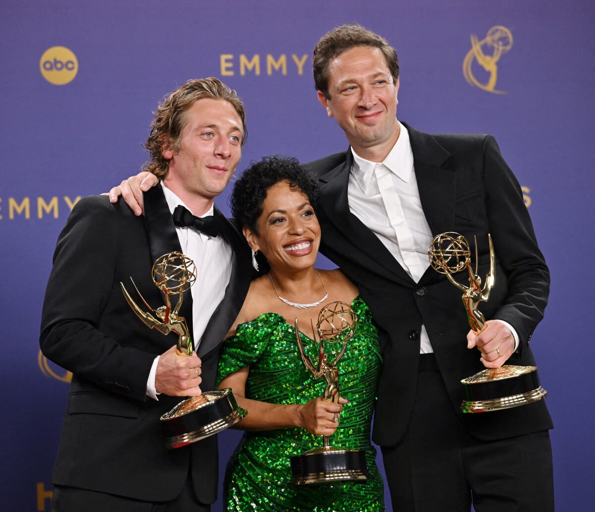 Photo : Jeremy Allen White, lauréat du prix du meilleur acteur dans une ...