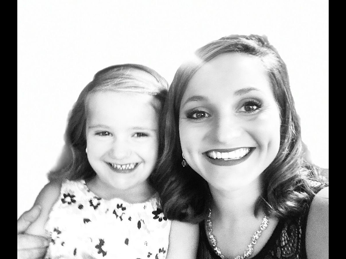 Photo : Noémie Honiat avec sa fille Evie - Purepeople