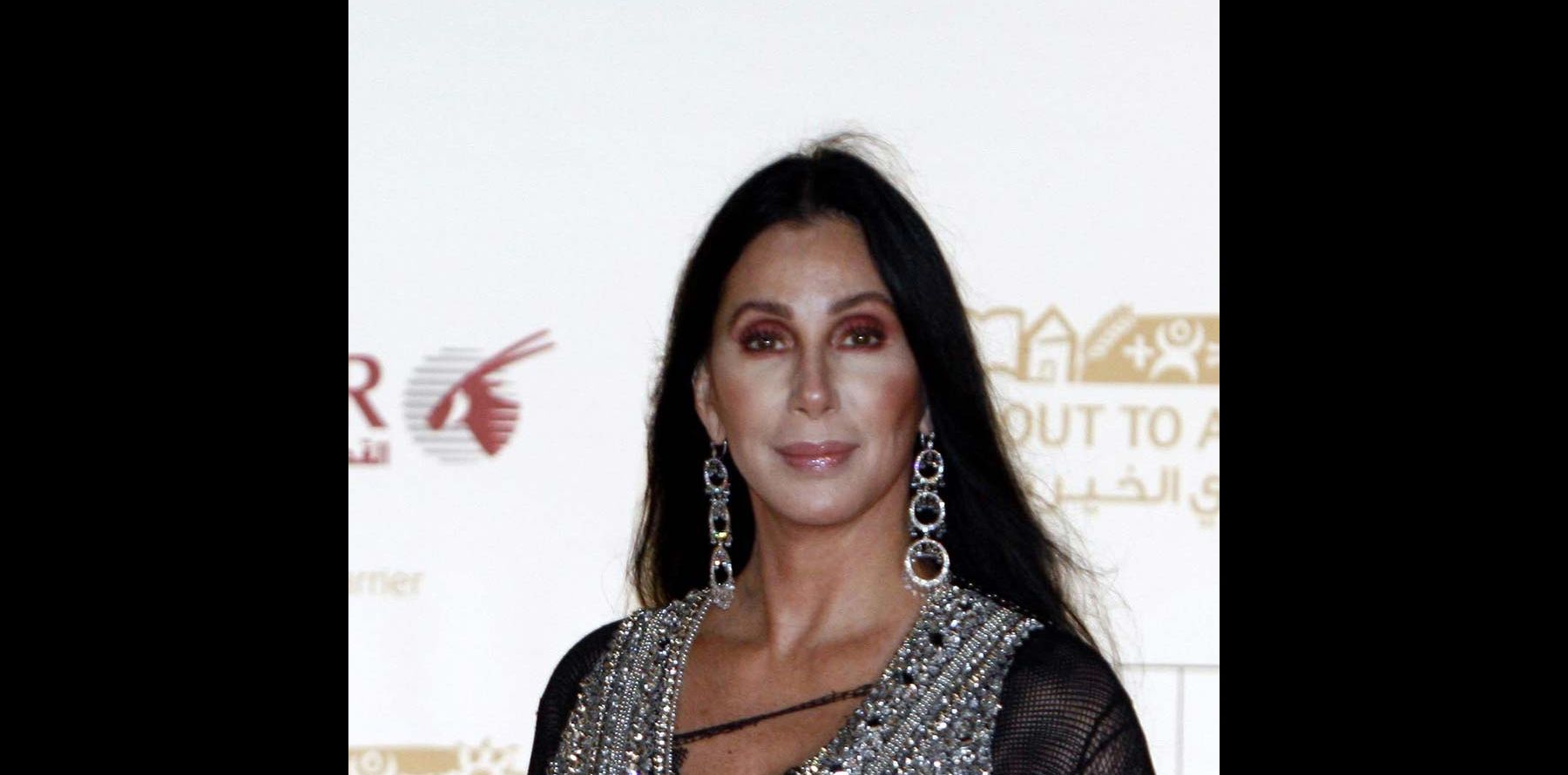 Cher : À 63 ans, toujours au top, la chanteuse se met au surf ...