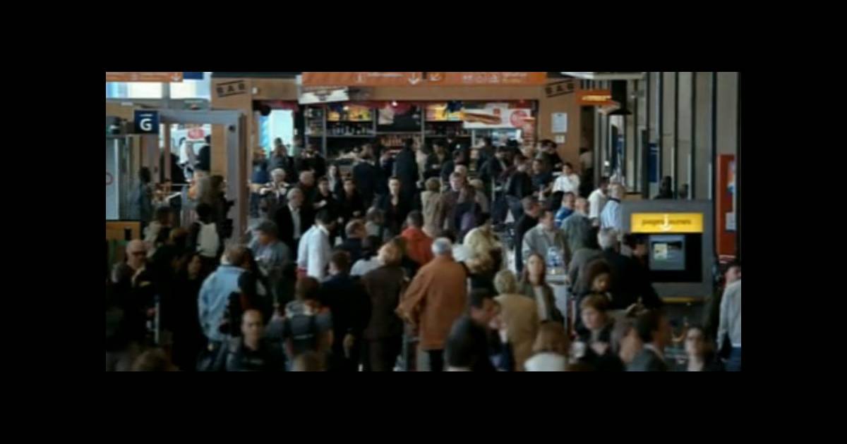 Un extrait du film Orly - Purepeople