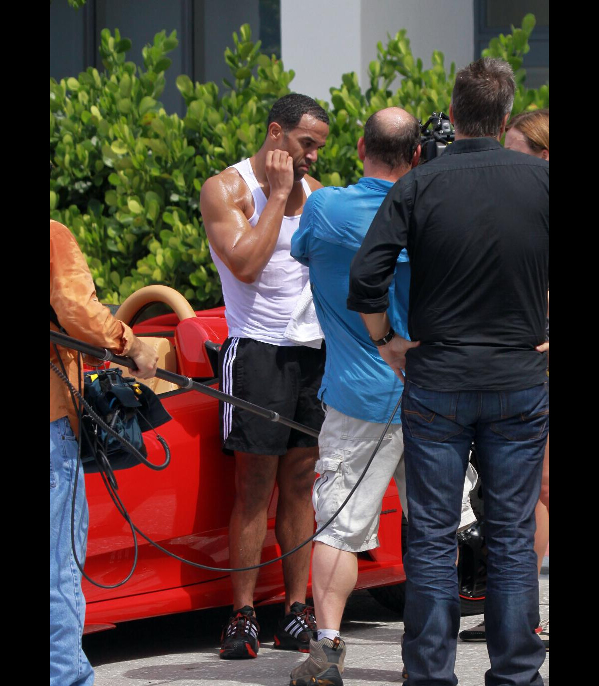 Photo : Craig David, en pleine interview, à Miami - Purepeople