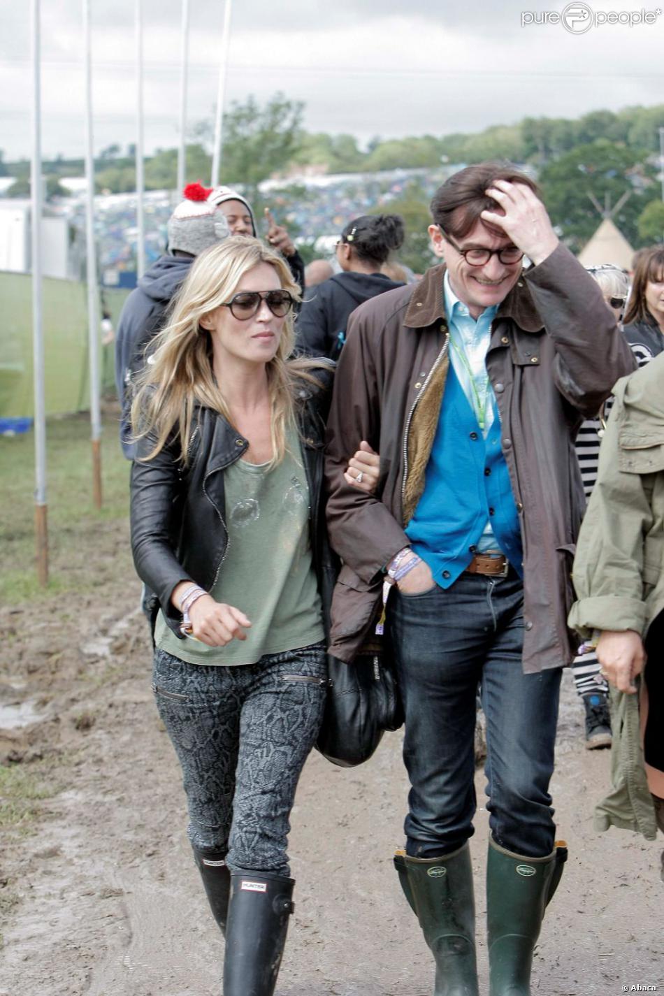 La belle Kate Moss lors du Festival de Glastonbury, le 25 juin 2011 ...