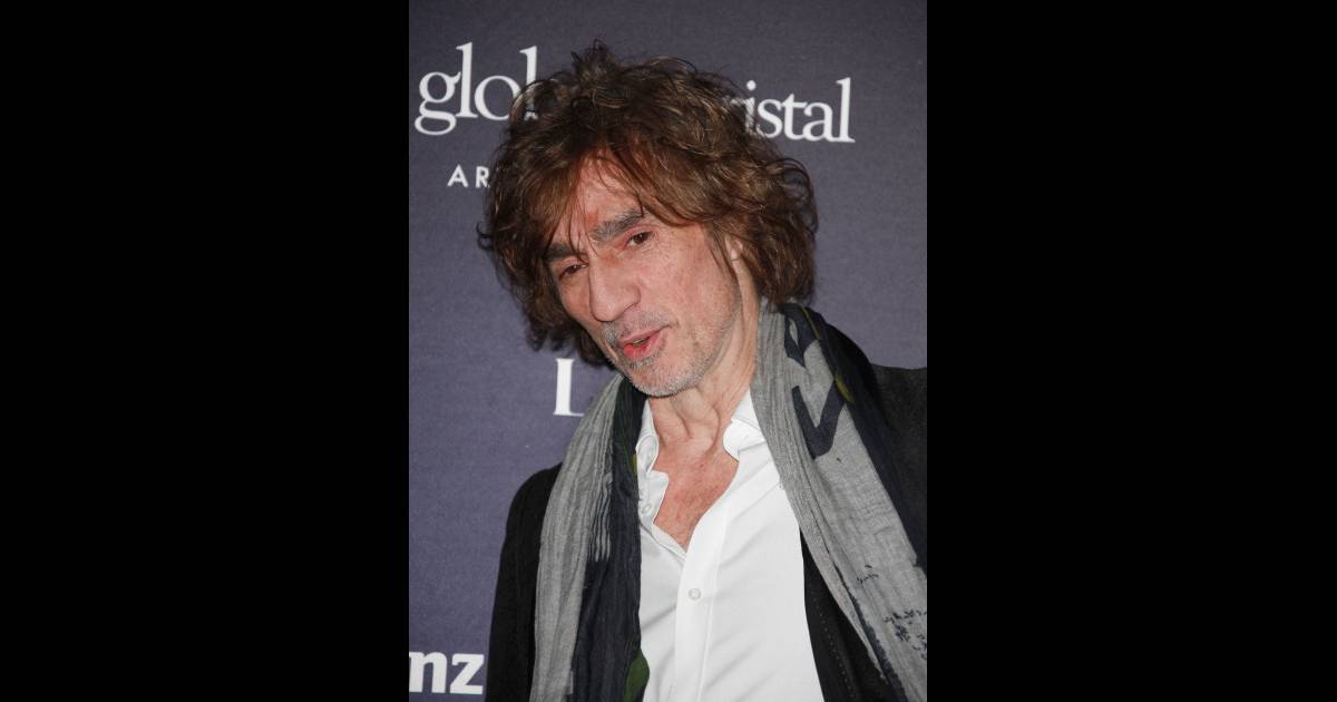 Le chanteur Louis Bertignac à la soirée des Globes de cristal, à Paris ...